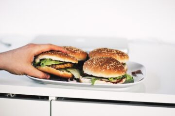 In new TV ads, Impossible Foods calls its plant-based burger “meat ...