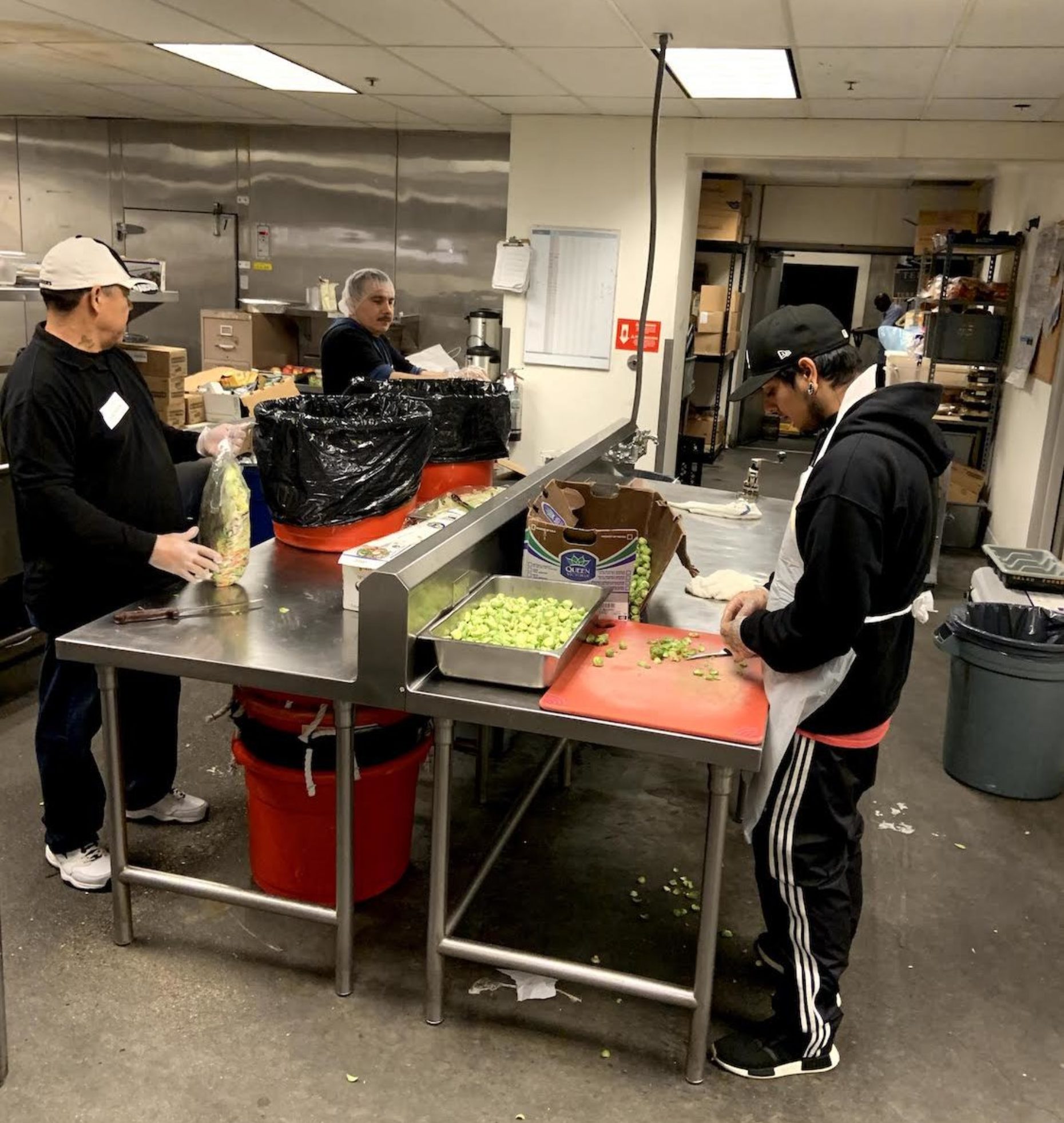 Should restaurants donate excess food? The answer is not so simple.